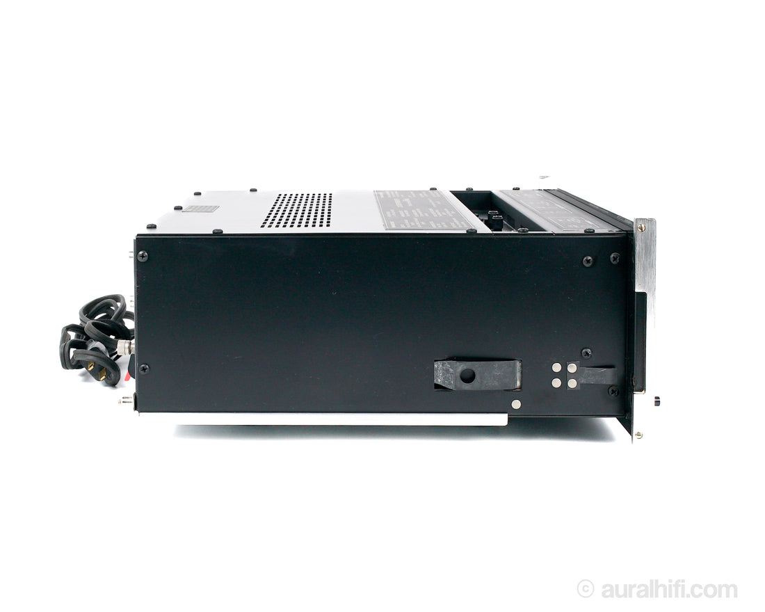 Vintage / Mcintosh C33 // Solid-State Preamplifier / Pristine – AURAL HiFi